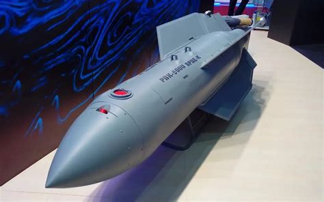 Что известно о новой российской кассетной планирующей авиабомбе Дрель