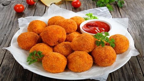 طرز تهیه توپک پنیری با سیب زمینی آموزش پخت توپک پنیری