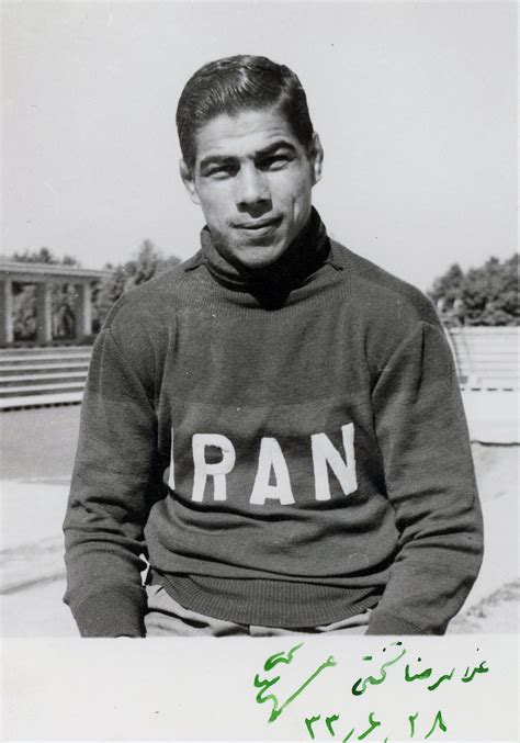 عکس 10 عکس دیده نشده از جهان پهلوان تختی خبرآنلاین