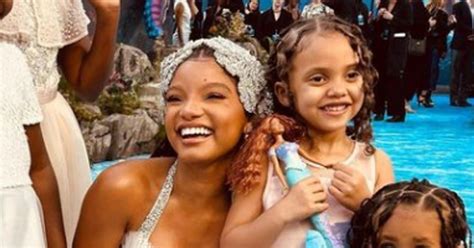 할리 베일리 한국 디자이너 드레스 입고 인어공주 품격 과시 [할리웃통신]