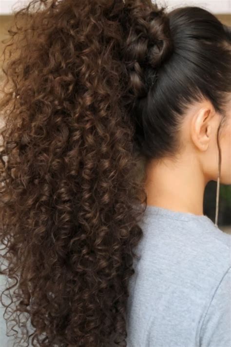 21 Hairstyles For Frizzy Hair Embrace Your Natural Texture Bangz