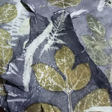 Dari Daun Ke Kain Keunikan Batik Ecoprint Sebagai Tren Fashion