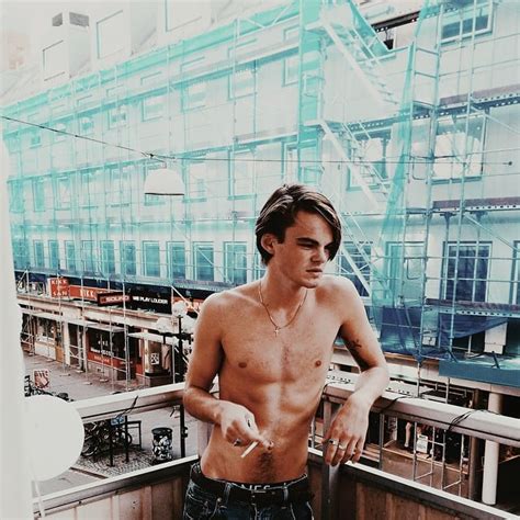 Leonardo Dicaprio Look Alike Konrad Annerud Popsugar Celebrity Photo 14