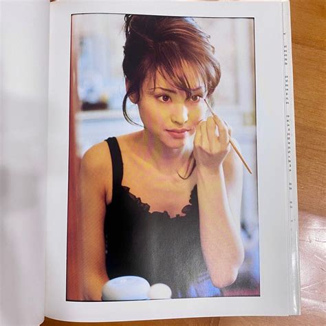 松田聖子寫真集系列 松田聖子34歲「seiko Matsuda In Paris」寫真集，第三十張大碟sweetest Time同期