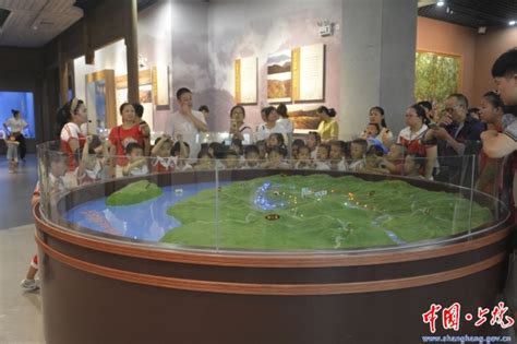 宝贝爱家乡 参观博物馆上杭育才幼儿园到客家族谱博物馆参观