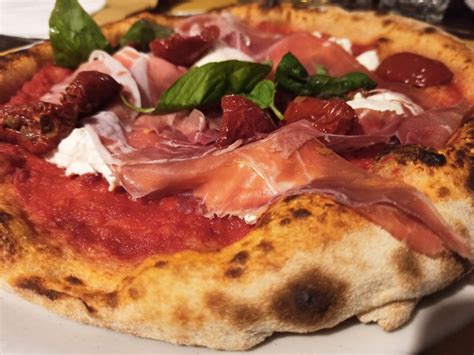 Pizza Con Prosciutto Crudo Ricetta Di Fragolosi