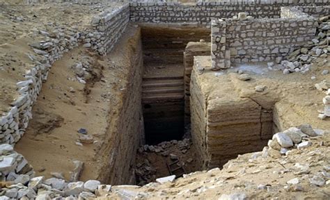 تورط ضابط مصري وقاضيين بتهريب الآثار للخارج وثائق سرية المدينة نيوز