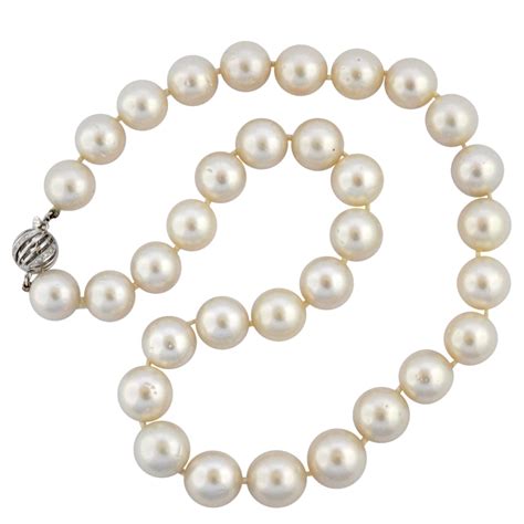 South Sea Pearl 18ct Gold Necklace Plaza Jewellery English Vintage