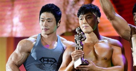 로보캅 보디빌더 박성용 아동학대피해자를 위해 2019년 달력제작 수익금은 전액기부