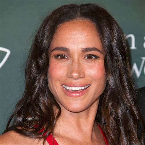 Meghan Markle Cant Stop Wearing Strapless Outfits As She Steps Out In