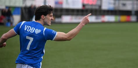 Voetballer Tom Van Donselaar In Elftal Van Het Seizoen Het Laatste