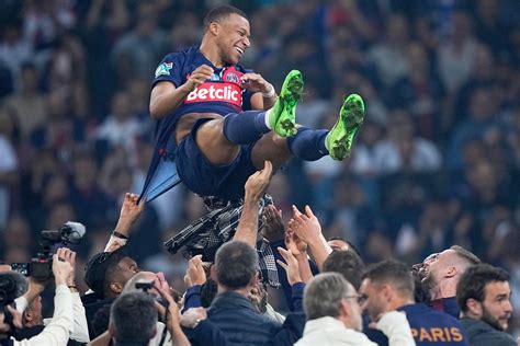 Psg Bate O Lyon E Conquista A Copa Da França