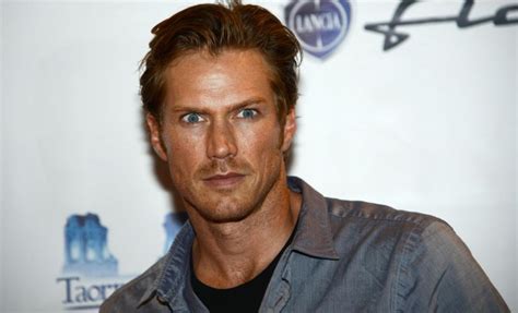 A Taormina Con Lewis Il Bello Di Sex And The City Tvzap