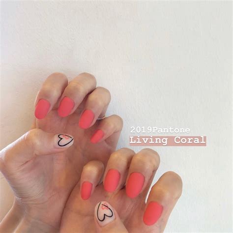 Meniki Nail 센스있게 2019 Pantone Livingcoral 리빙코랄네일 개인적으루 이런 코랄색은 무광이 넘 예뿌💗 🅼🅴🅽🅸🅺🅸 🅽🅰