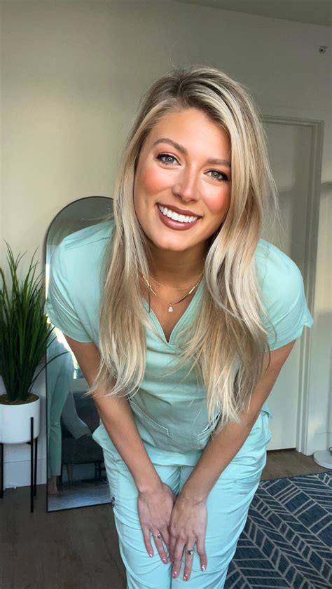 Kelley Johnson Realkelleyjohnson • Instagram Photos And Videos Kelley Johnson Realkelleyjohnson • Instagram Photos And Videos