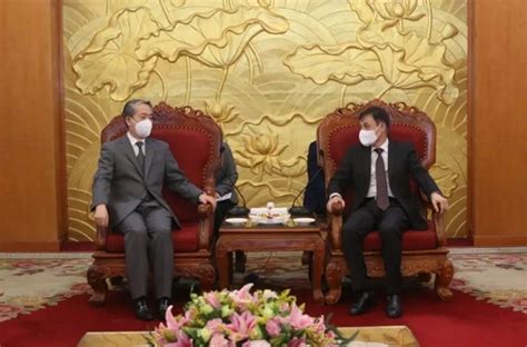 熊波大使往见越共中央对外部部长黎怀忠中国网
