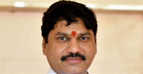 एमसीएच्या पुण्यातील स्टेडियमला खाशरदचंद्र पवार यांचे नाव द्यावे