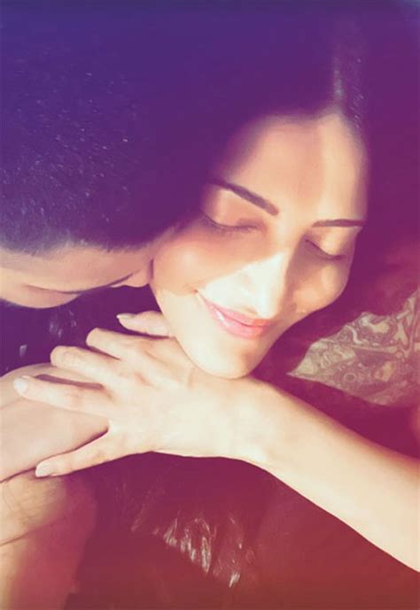 Shruti Hassan Puts Her Breakup Rumours To Rest