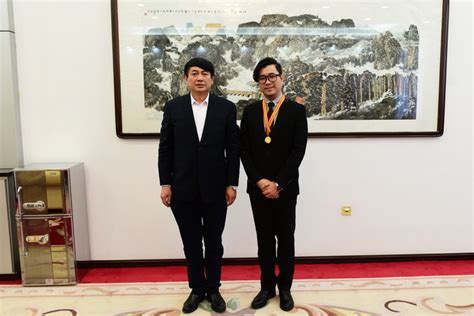 李朝阳 陈晨荣获天津市五一劳动奖章 天津师范大学工会
