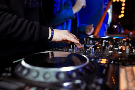 7 Best USBs For DJs (That Are Actually Reliable) - 2024