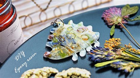 5 Awesome Epoxy Resin Crafts Cutest Jewelry Diy Youtube