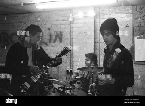 60 Foot Dolls Hi Res Stock Photography And Images Alamy