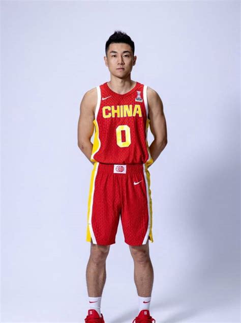 Cctv5直播：中国男篮迎战关岛，高诗岩入大名单比赛胡明轩郭士强