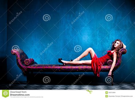 Mulher Sensual Elegante Foto De Stock Imagem De Glamouroso 25372484