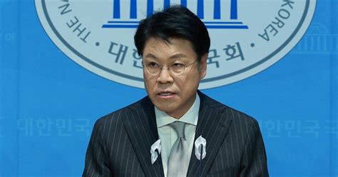 경찰 ‘장제원 성폭행 의혹 피해자 추가 조사…과거 글 확보