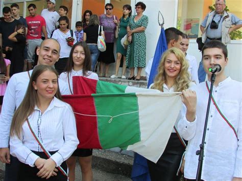 Средно училище НИКОЛА ВАПЦАРОВ гр Силистра Средно училище НИКОЛА ВАПЦАРОВ гр Силистра