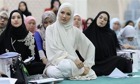 Neelofa Sambut Hari Jadi Dengan Majlis Ilmu