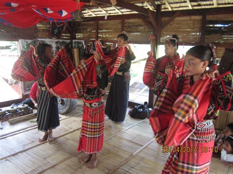 Tboli Dance Lemuhen Dancers Traditional Outfits Cultural Dance