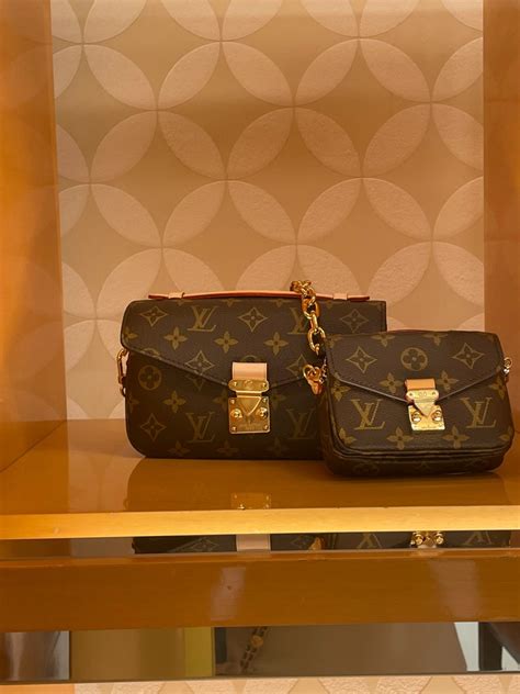 LV Pochette Metis East West Women S Fashion Bags Wallets Shoulder Bags On Carousell