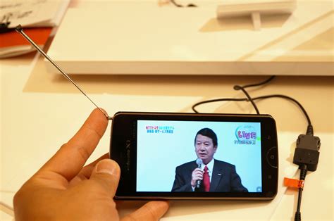 ドコモ夏の新機種「medias X N 07d」速攻フォトレビュー、約30分で50％まで急速充電＋xi＋防水＋おサイフケータイ＋ワンセグ