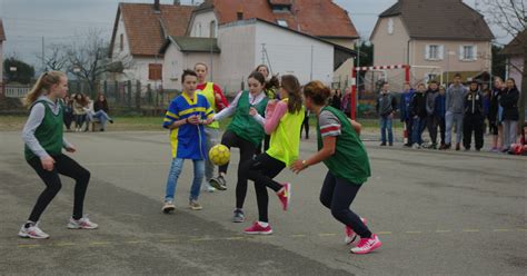 Sierentz Quand Les Filles Jouent Au Ballon