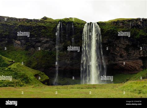 La Cascade De Seljalandsfoss Une Destination Touristique Bien Connue