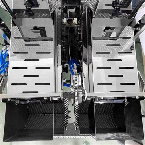 The 2 Heads High Speed Linear Weigher Has A Precision Vibrating Plate