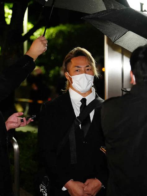 通夜で猪木さんとの思い出を語る棚橋弘至（撮影・島崎忠彦） スポニチ Sponichi Annex 格闘技