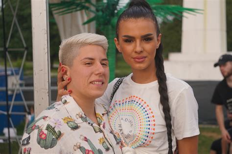 Matora Verila Anitu Na Posebnom Mestu