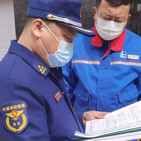 优化营商环境 绥中消防救援大队深入辖区易燃易爆场所进行安全检查单位各项措施监督