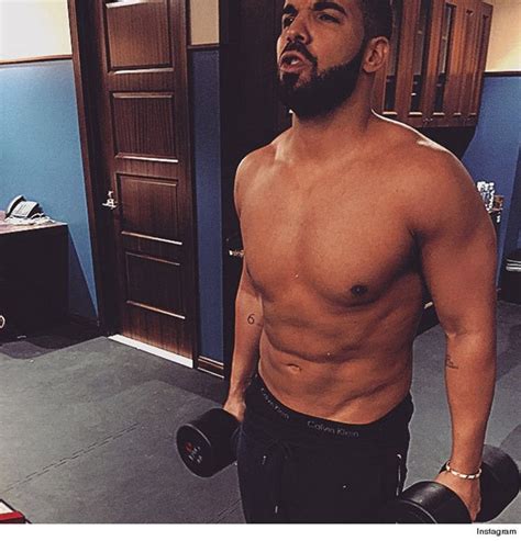 Drake Flaunts Huge Biceps And Chiseled Chest In New Shirtless Snap