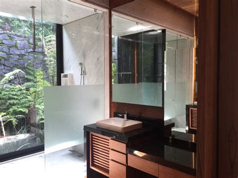 A House Contemporain Salle De Bain Mexico City Par Arquitectum