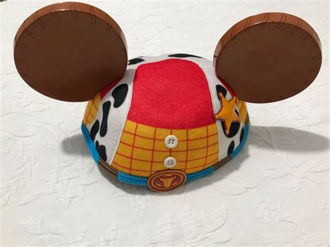 Chapéu Woody Toy Story original da Disney Item Infantil Disney Usado enjoei