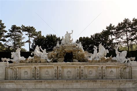 海王星喷泉天空雕塑绿色上帝大理石皇帝旅游皇后吸引力地标高清图片下载 正版图片320847447 摄图网