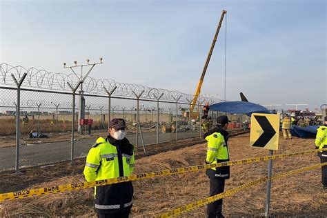 韩国国土交通部：事故客机2个黑匣子已找到人民日报
