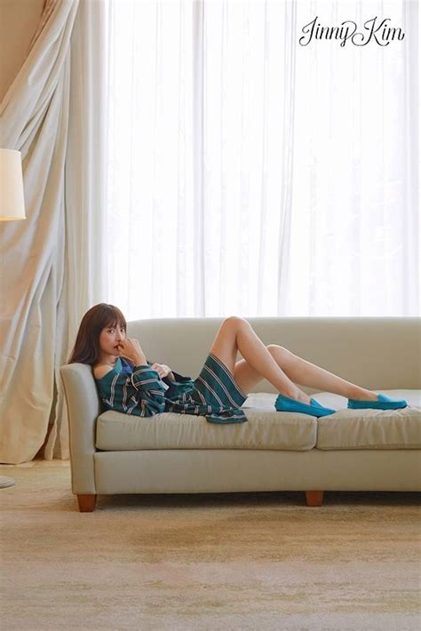 패션엔 차예련 화장한 가을날 분위기 넘치는 청순 페미닌룩