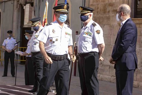 Entrega Del Bastón De Mando Al Inspector Jefe De La Comisaría De La