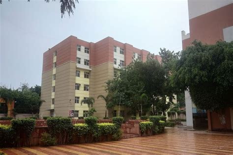 Dtc Greater Noidas Btech Cse Fees And Scholarships Review By Sunidhi