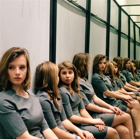 How Many Girls Are Sitting Reddit