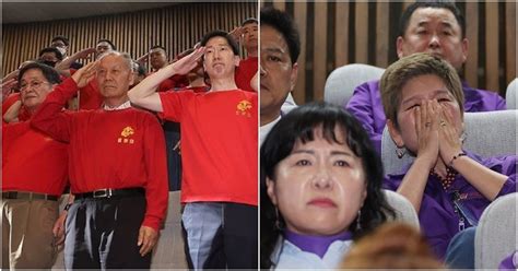 이태원 유족들 흰색 소복 입고 용산구청 앞에 모여 앉아 절규 위키트리